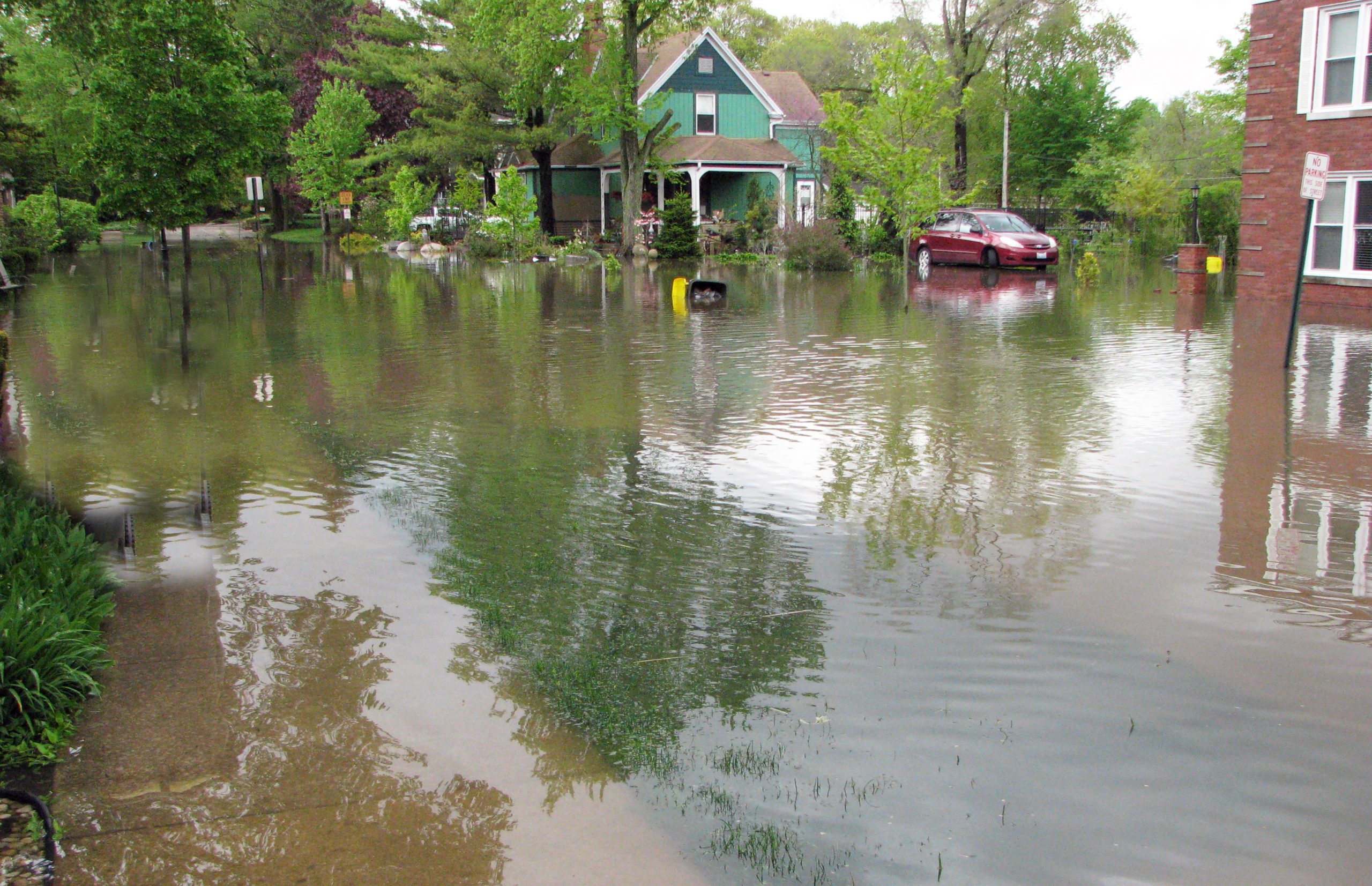 Heavy rains bring widespread area flooding - Riverside-Brookfield Landmark