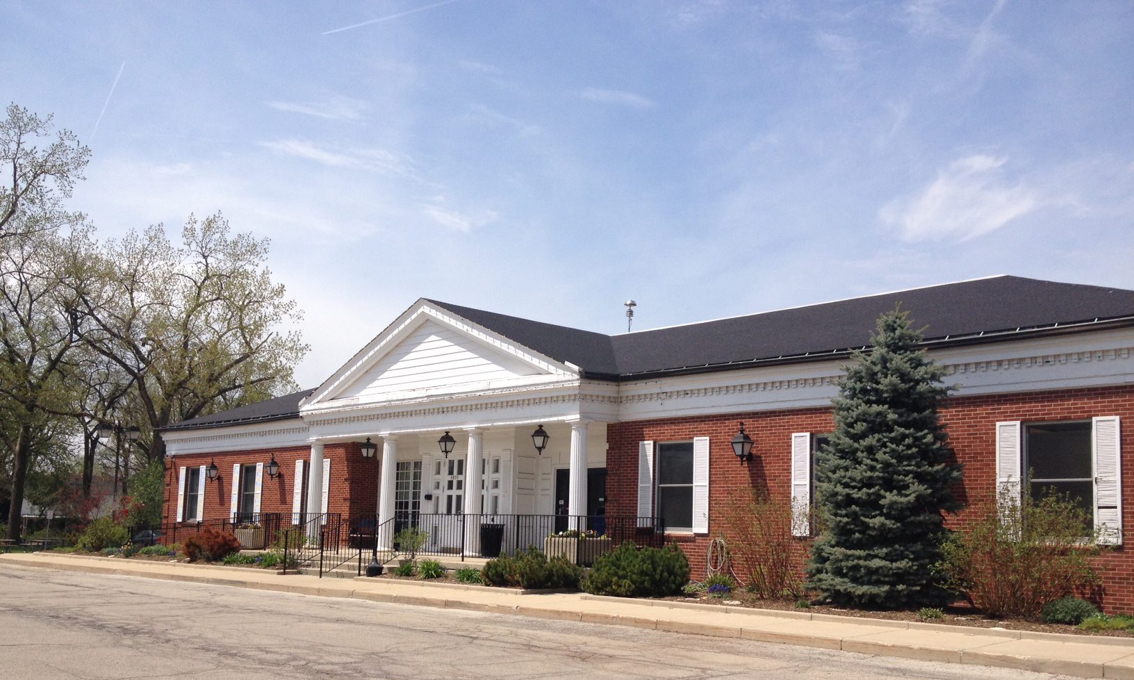 Brookfield doubles yearly limit on outdoor liquor licenses - Riverside ...