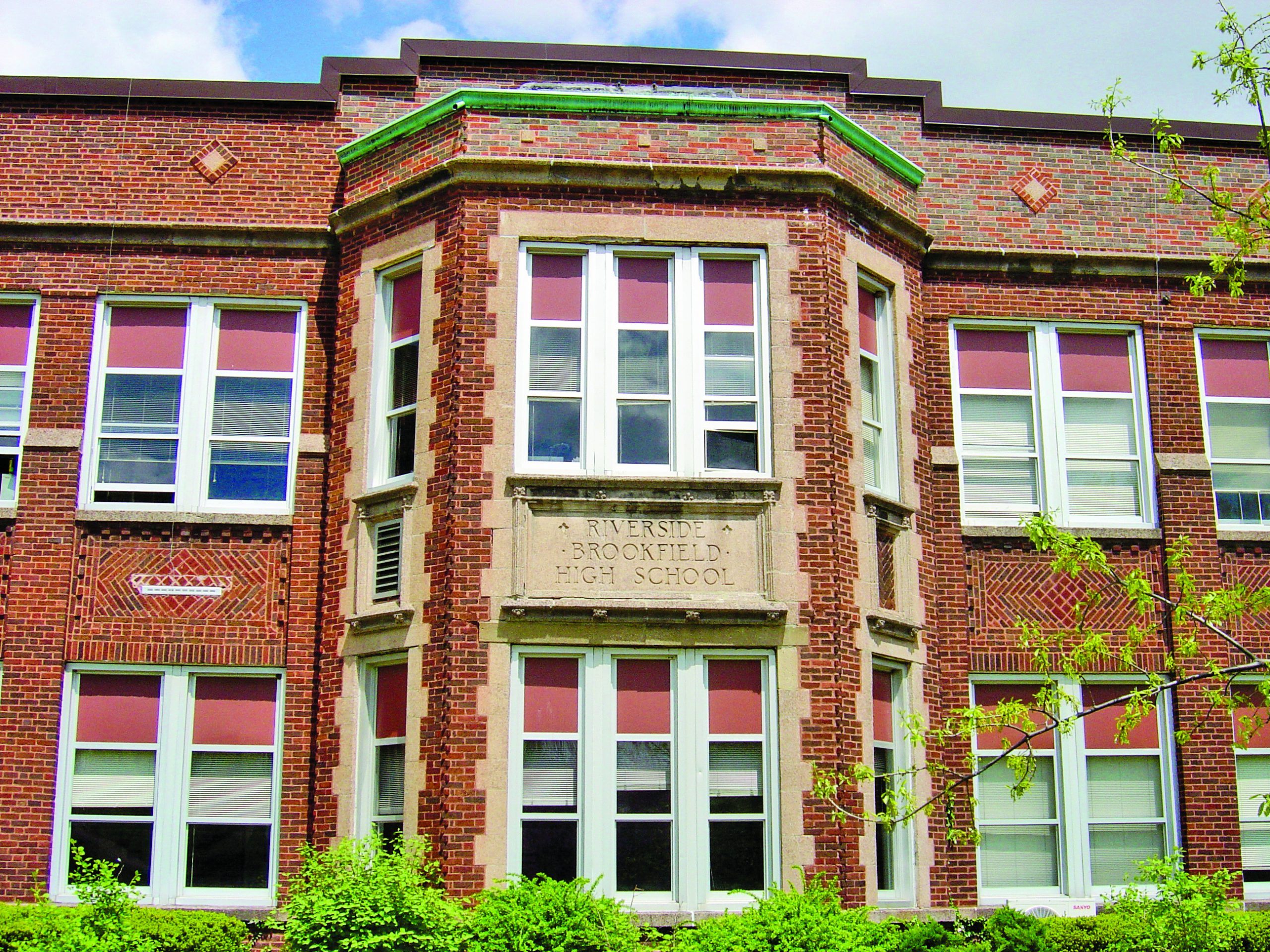 Riverside-Brookfield High School names honors students for 3Q of 2021 ...