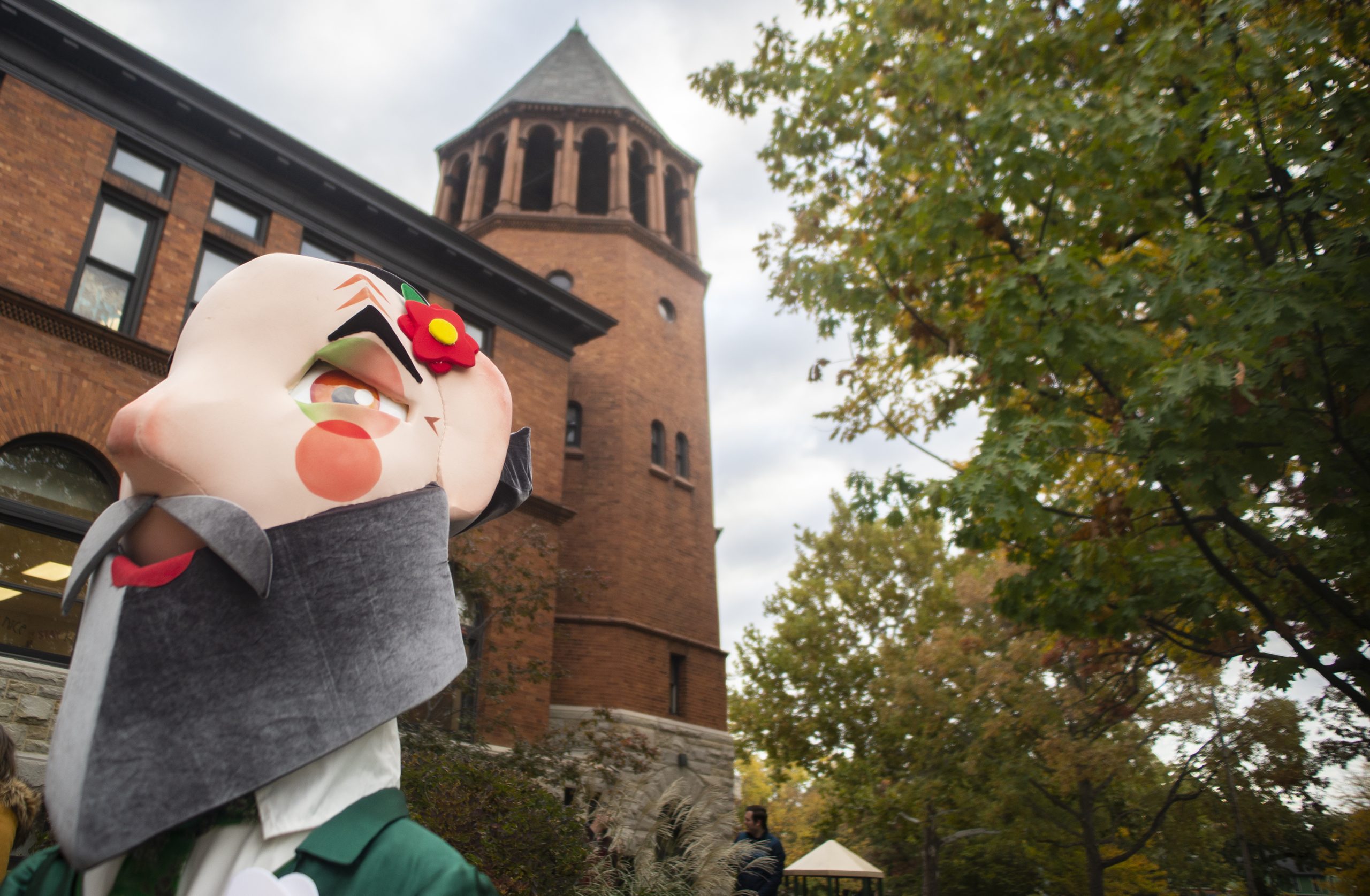 Who is that giant-headed man? - Riverside-Brookfield Landmark