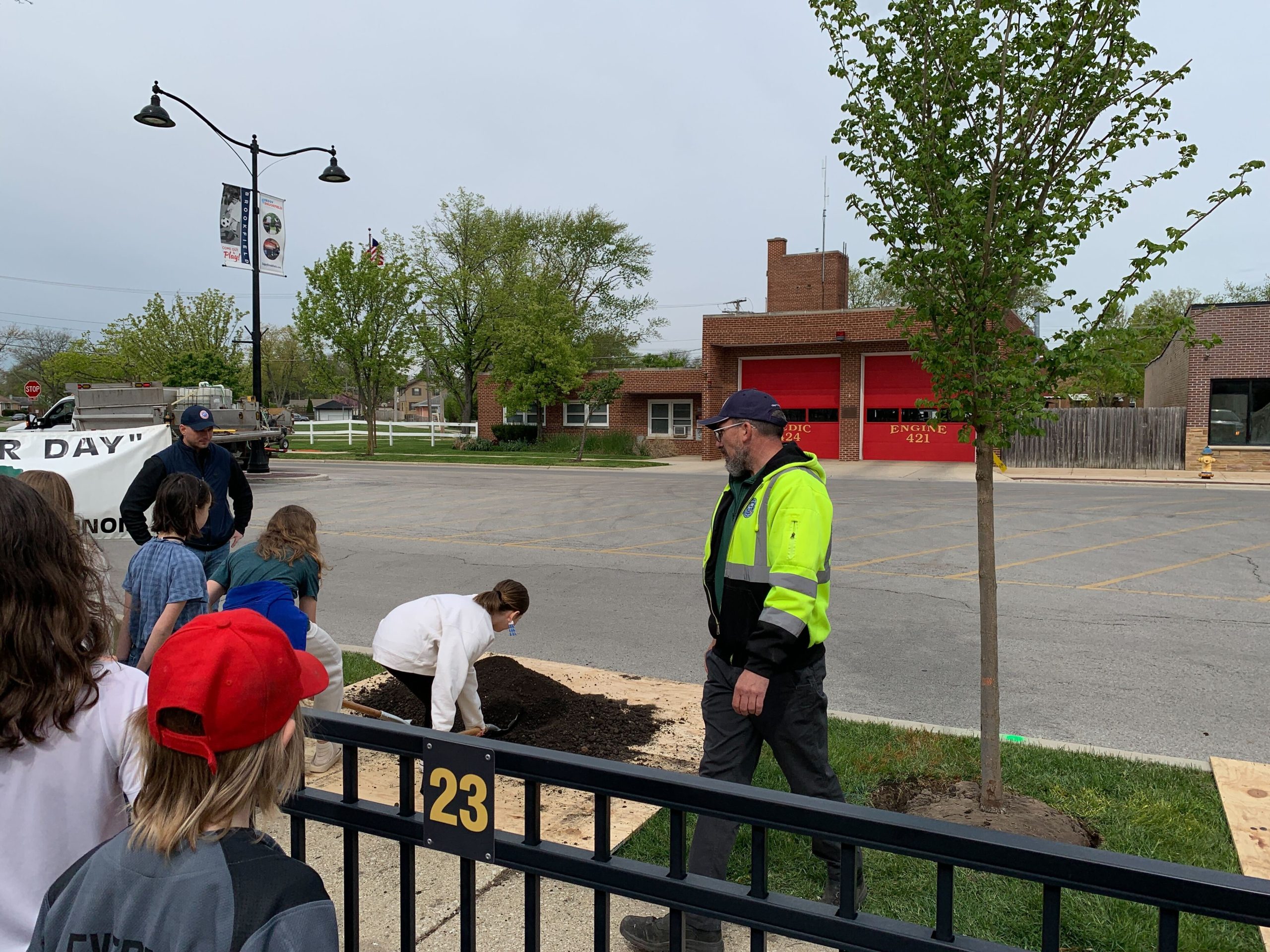 Brookfield celebrates Arbor Day with Gross School tree planting ...