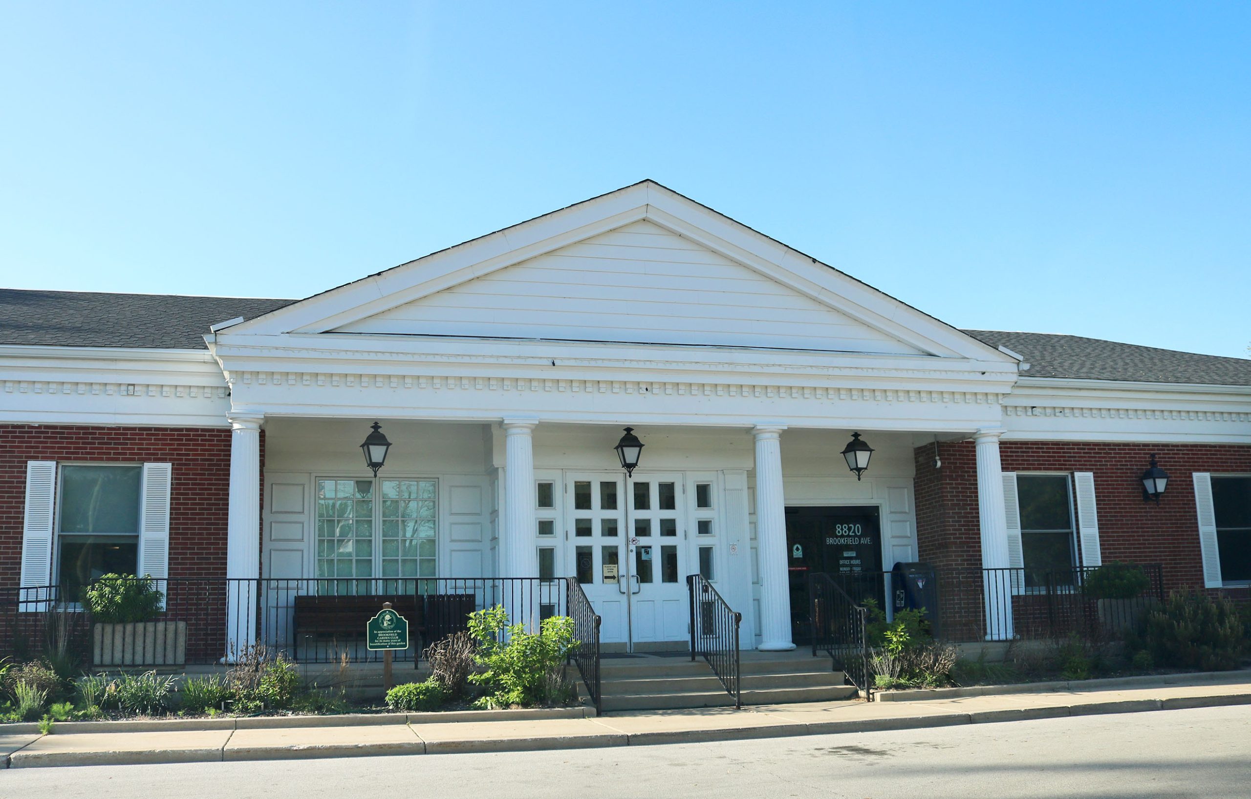 Brookfield moves forward with vacant building registration program ...