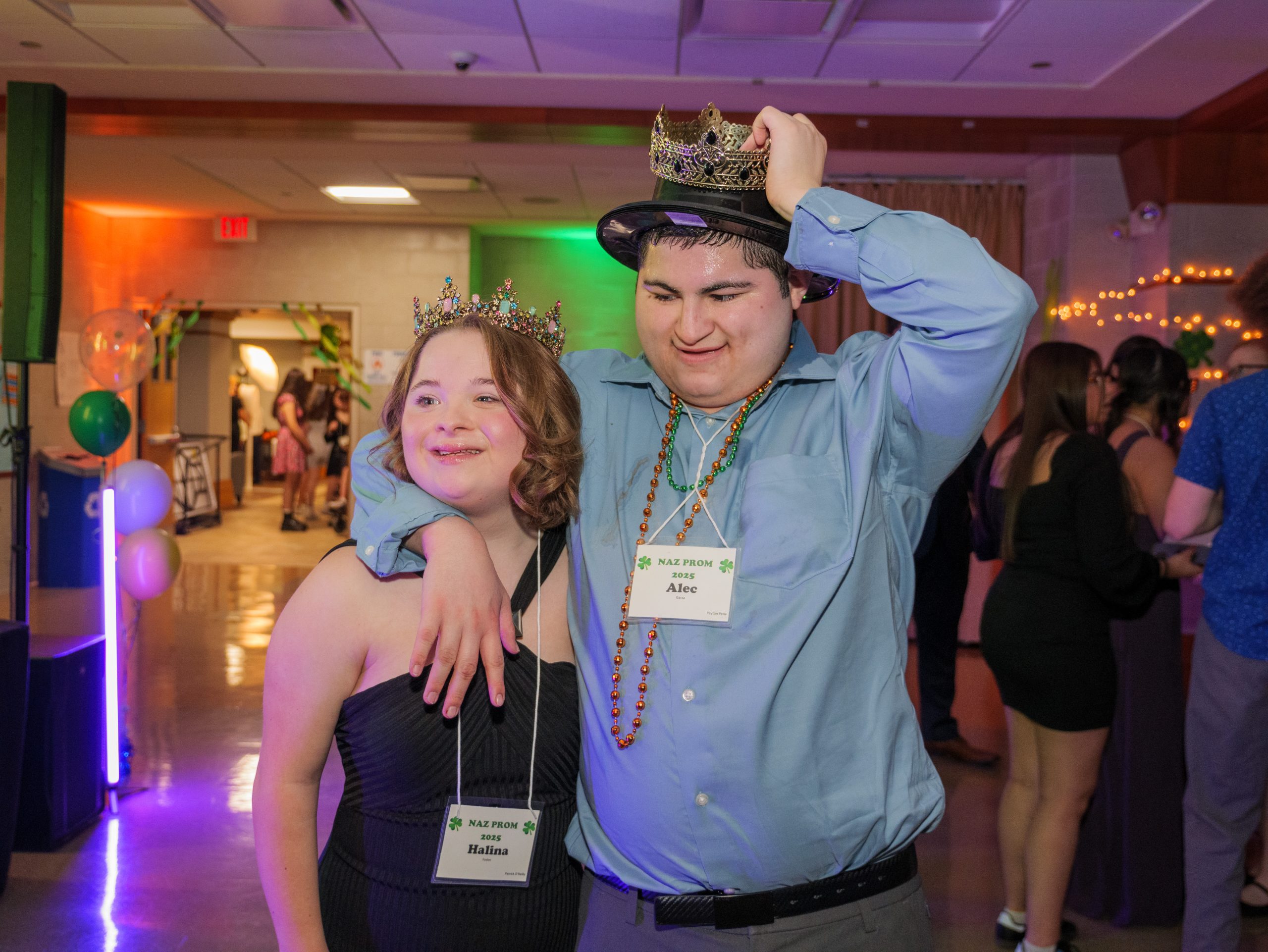 Special needs teens cut a rug at Naz prom - Riverside-Brookfield Landmark